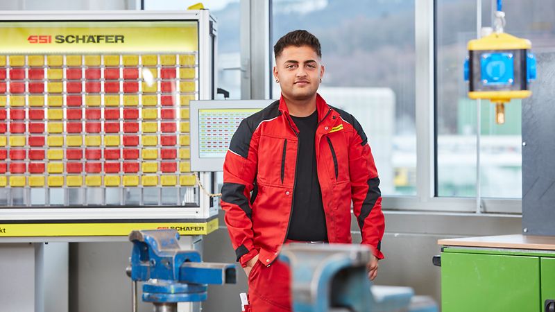 Apprenticeship as Industrial mechanic, specializing in maintenance | SSI SCHAEFER