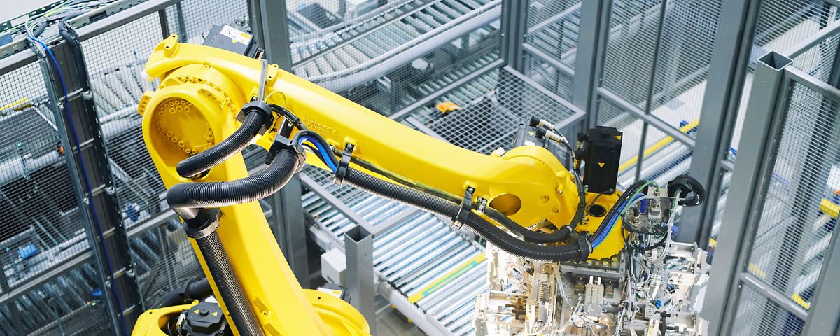 Depalletizing Robot at Schaeffler | SSI SCHÄFER