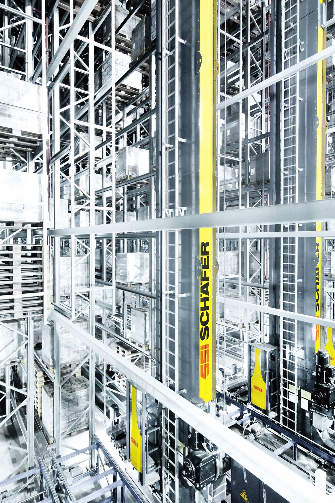 High-bay warehouse with storage Vinamilk | SSI SCHAEFER