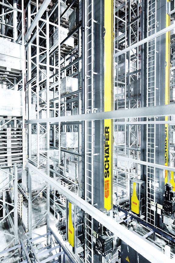 High-bay warehouse with storage Vinamilk | SSI SCHAEFER