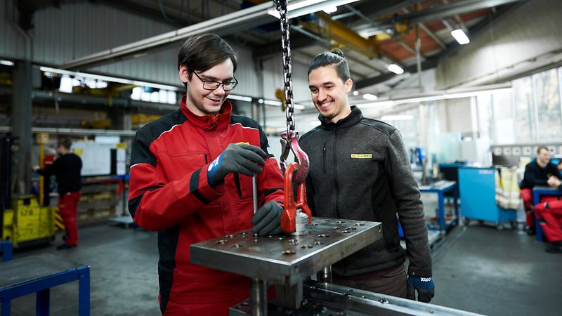 Apprenticeship as Production Mechanic | SSI SCHÄFER