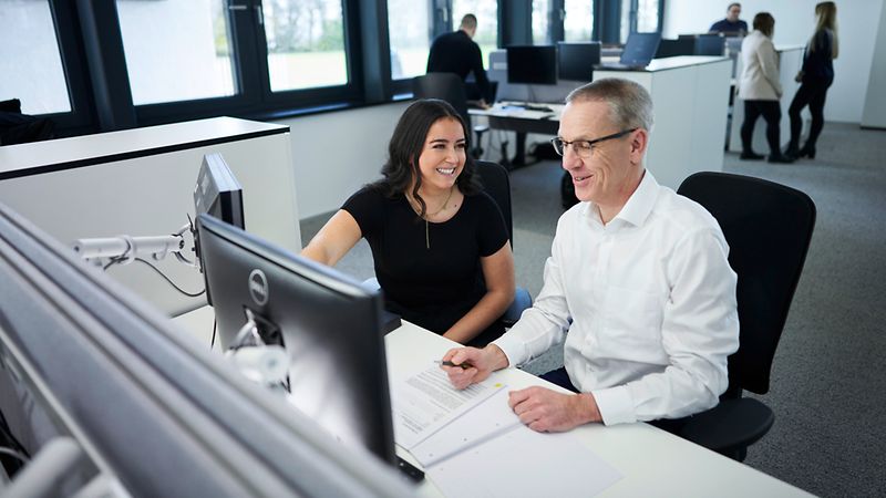 Apprenticeship as Office Management Assistant | SSI SCHÄFER