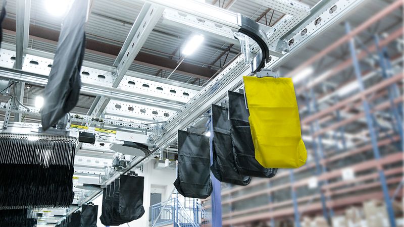 The global 3PL company DSV opts for the overhead conveying system SSI Carrier | SSI SCHAEFER