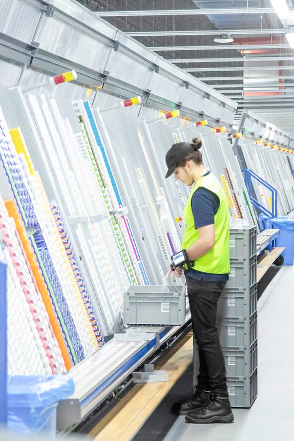 A Frame, bins | SSI SCHAEFER