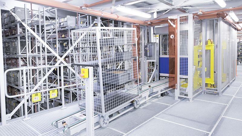 Roll Container Conveying System | SSI SCHAEFER