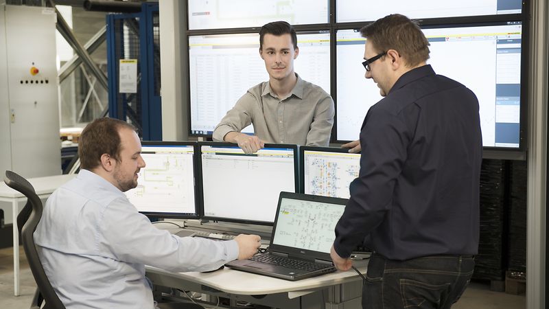 Apprenticeship as IT Specialist for applied computer science | SSI SCHAEFER