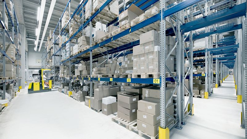 More safety for smooth processes in the warehouse | SSI SCHAEFER