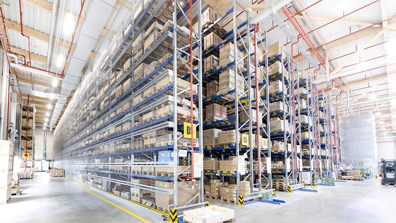 Le scaffalature portapallet modulari di SSI SCHÄFER offrono la massima ...